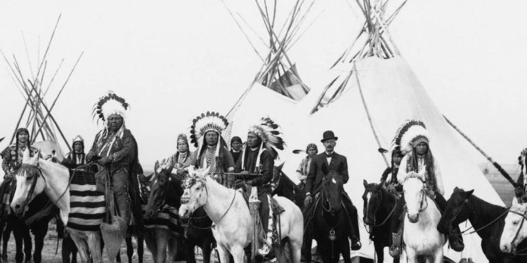 Mystery Solved: 8,500-Year-Old Kennewick Man is thought to have been a ...