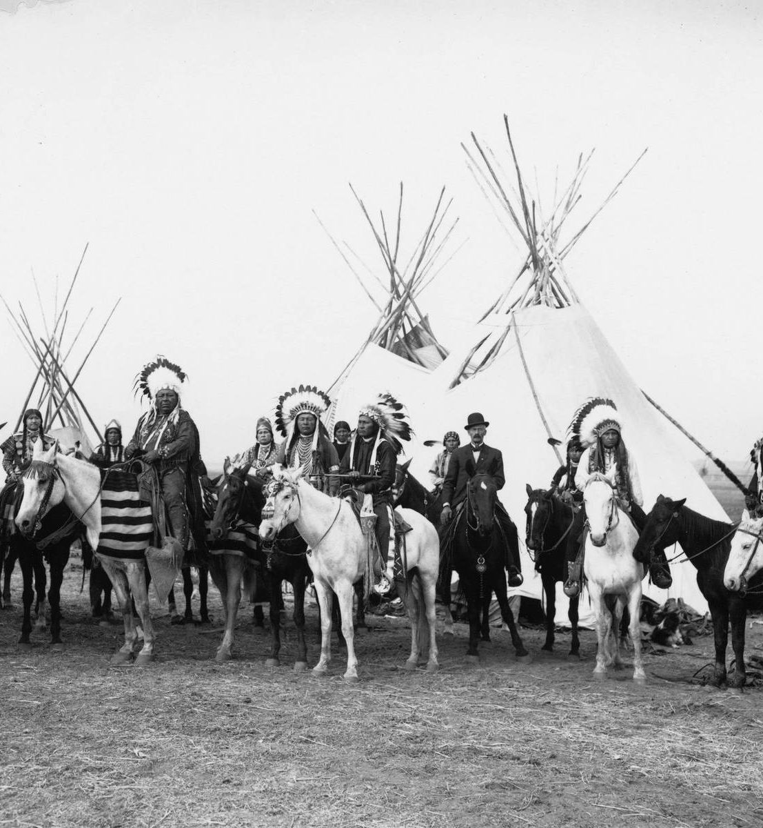 12 Influential Native American Leaders: Their Leadership, Legacy, and ...